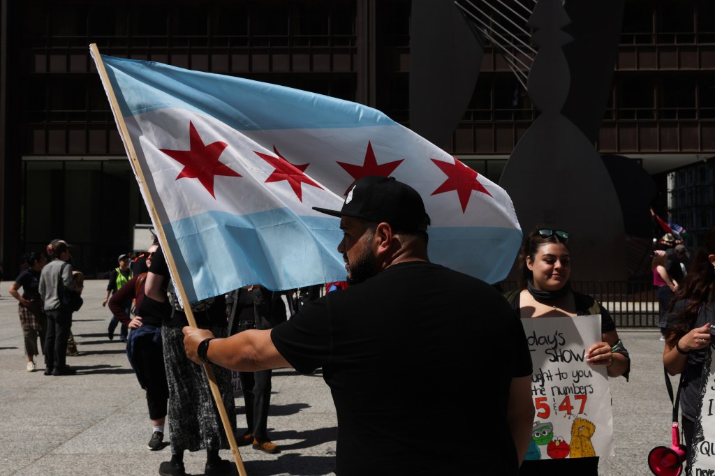 ‘No Kings’ protests from Chicago to Naperville to Orland Park – CONVEN ...