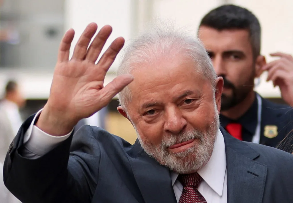 Lula’s Coalition Faces 30-Year Loyalty Low, Threatening 2026 Election ...