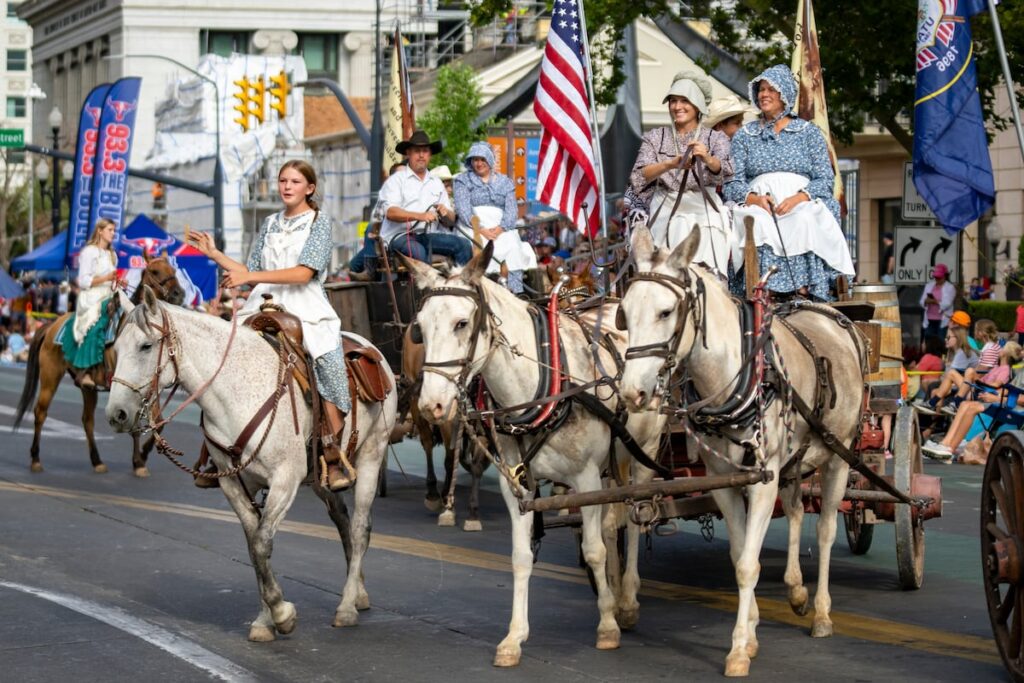 Photos from Utah’s Days of ’47 parade – CONVEN.ORG | HOME