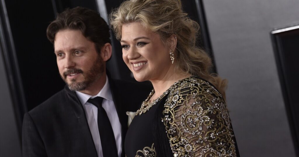 Kelly Clarkson’s ex-husband Brandon Blackstock dies of cancer, family ...