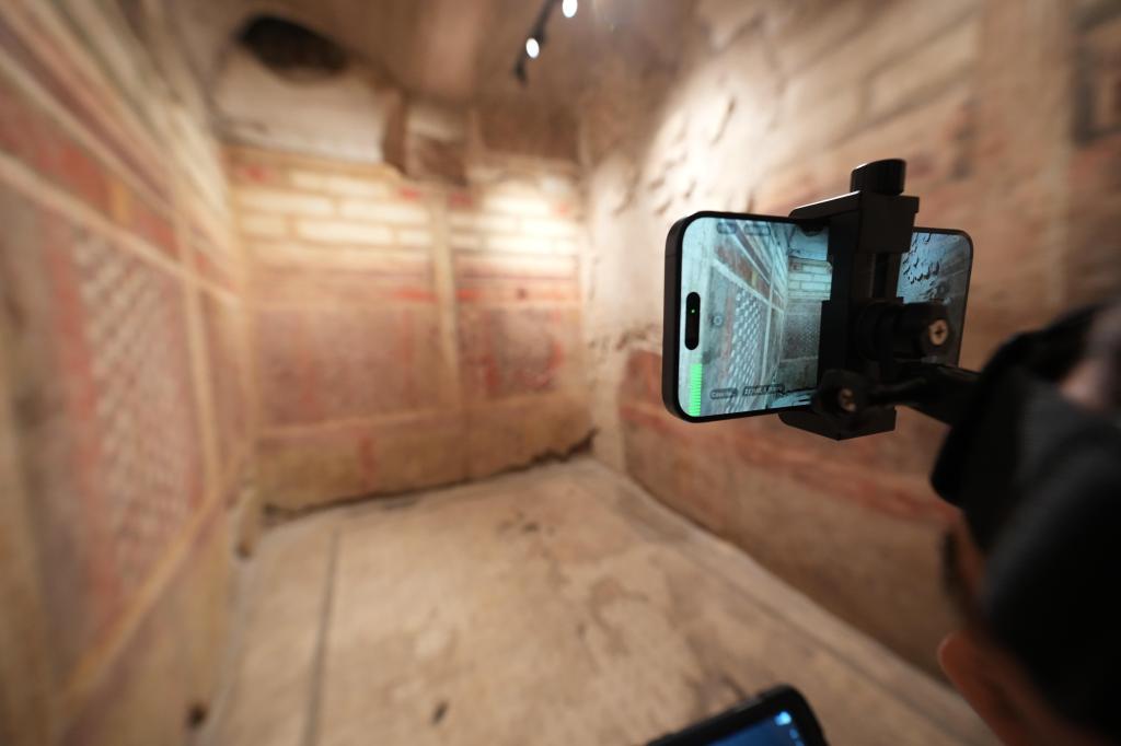 Ancient Rome meets modern technology as tourists get livestream tours ...