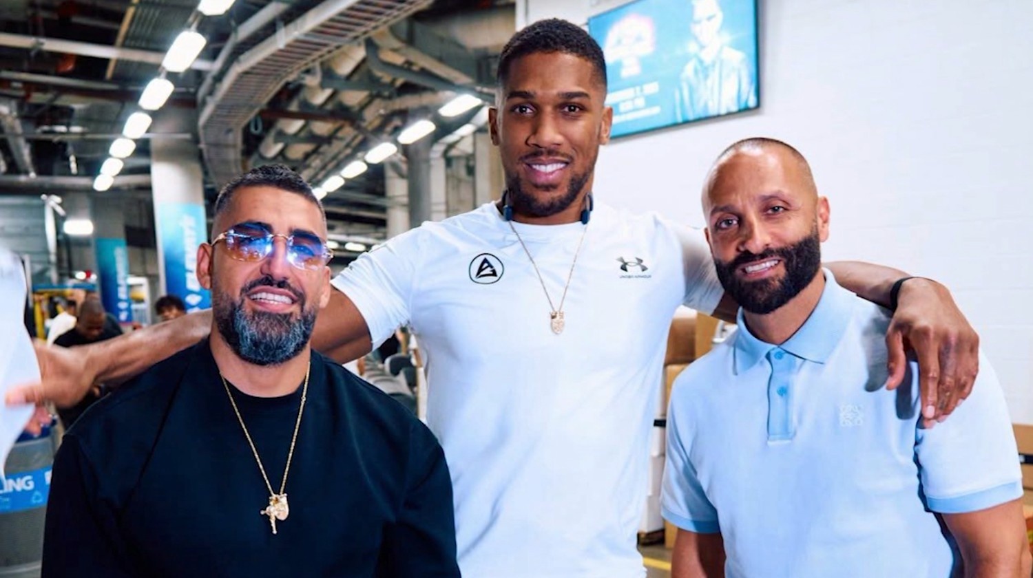 British Boxing Star Mourns Team Members After Car Accident – CONVEN.ORG ...