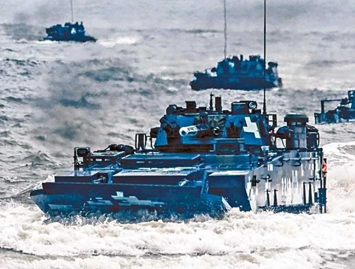 China Used Amphibious Vehicles, Ro-Ro Ship in Attack Drill; Yomiuri ...