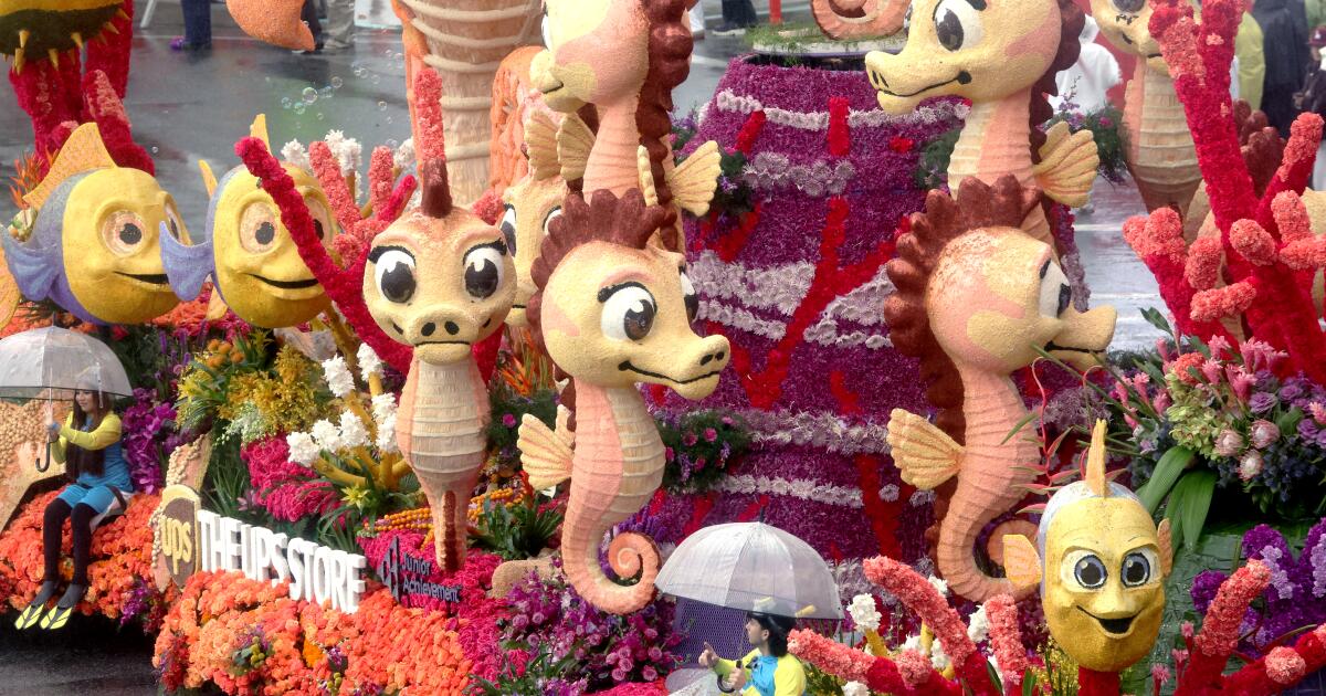 Real big fish: Rose Parade float sets Guinness World Record – CONVEN ...