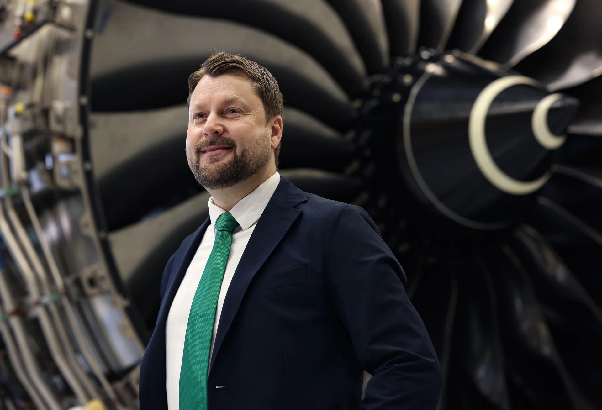 Singapore may be ‘small’ by land, but big for Rolls-Royce – CONVEN.ORG ...
