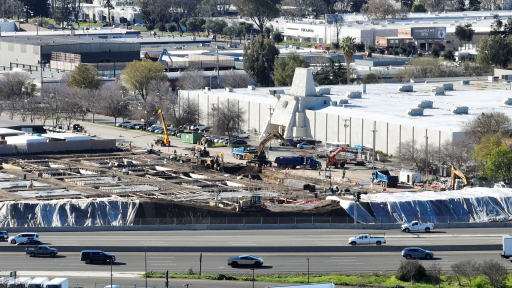 Super Micro launches tech campus project at former San Jose Fry’s site ...