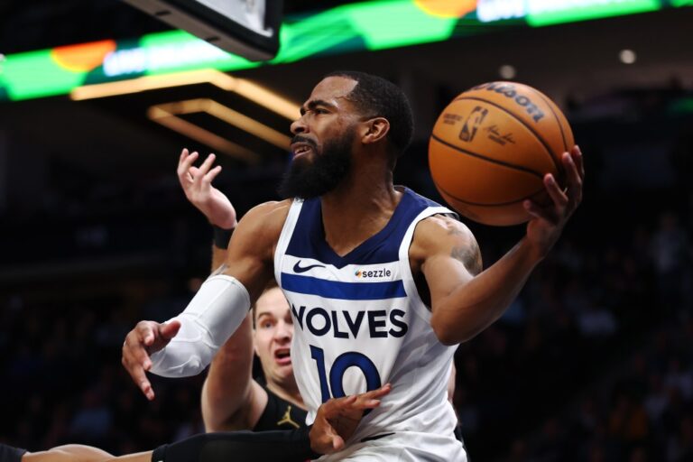 Will Chris Finch stick with Conley? – CONVEN.ORG | HOME