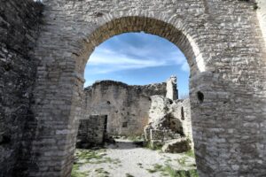 Dvigrad – Istria’s Ghost Town Destroyed by the Black Death – CONVEN.ORG ...