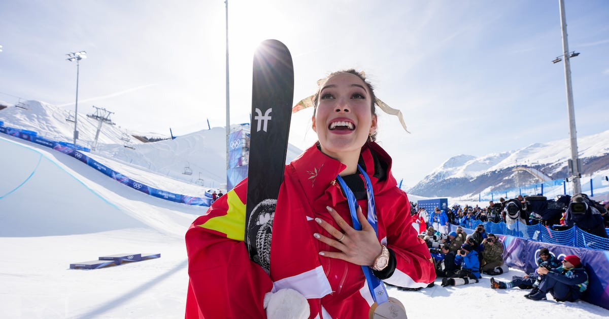 Eileen Gu defends Olympic ski halfpipe gold, makes it 6 medals in 6 ...